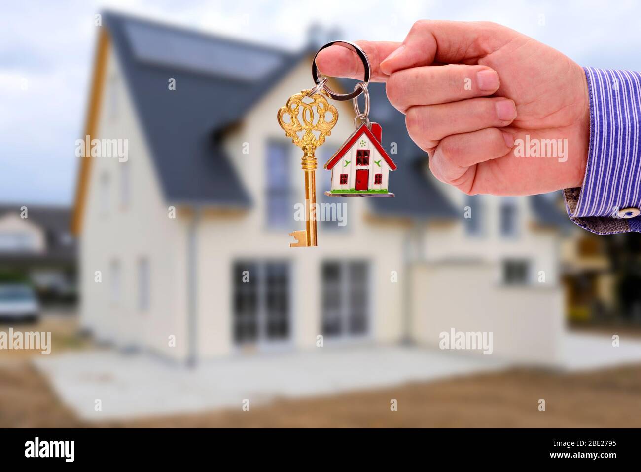 newly built home with a house key Stock Photo - Alamy