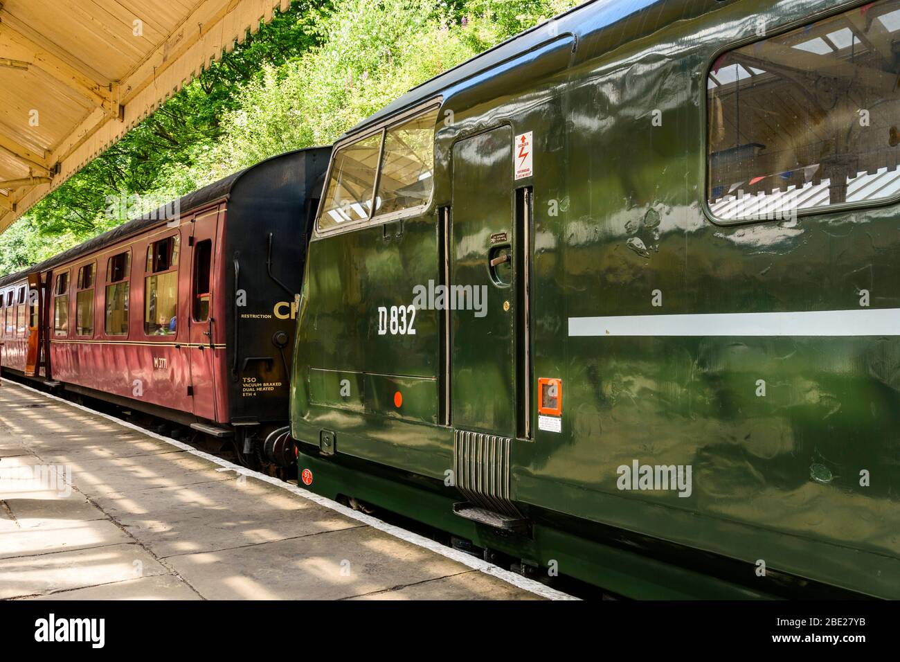 Class 42 Warship at the head of a train at Bury Bolton Street railway ...