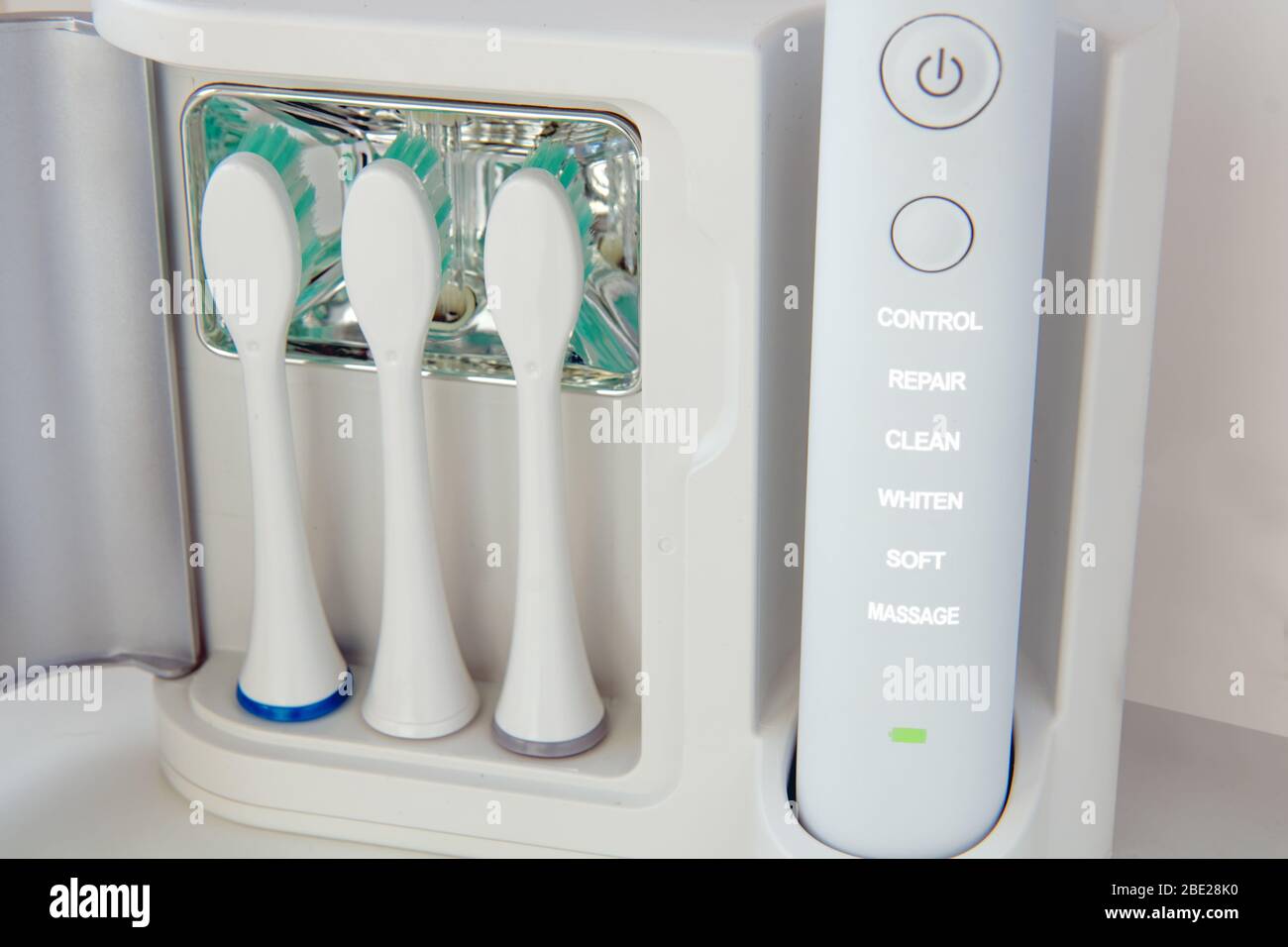Toothbrush attachments hi-res stock photography and images - Alamy