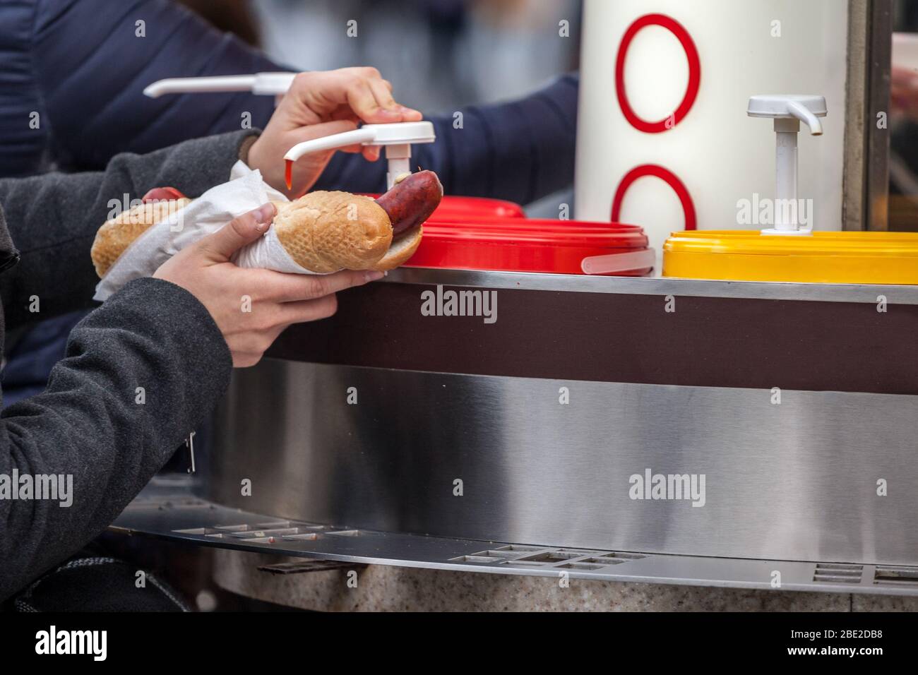 Wurst stand hi-res stock photography and images - Alamy