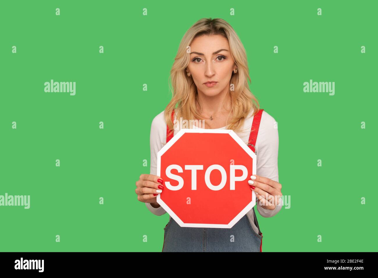 Go sign octagon red hi-res stock photography and images - Alamy