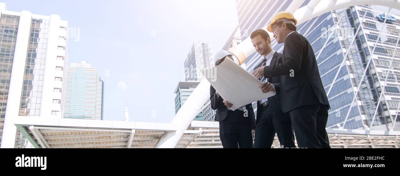 engineer explaning work and planing with building contractor for ...