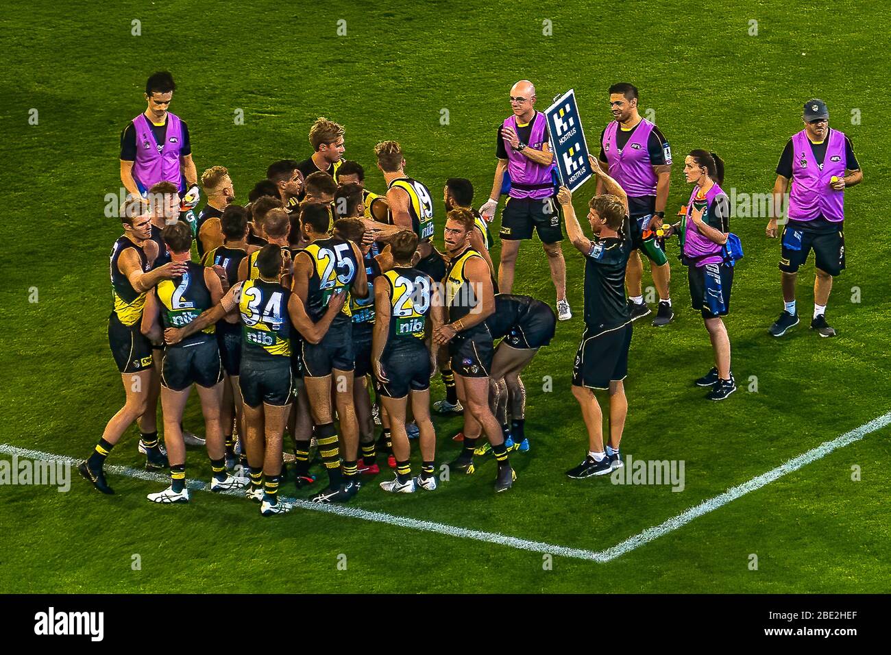 Australian football team playing at Melbourne Cricket Ground Stock ...