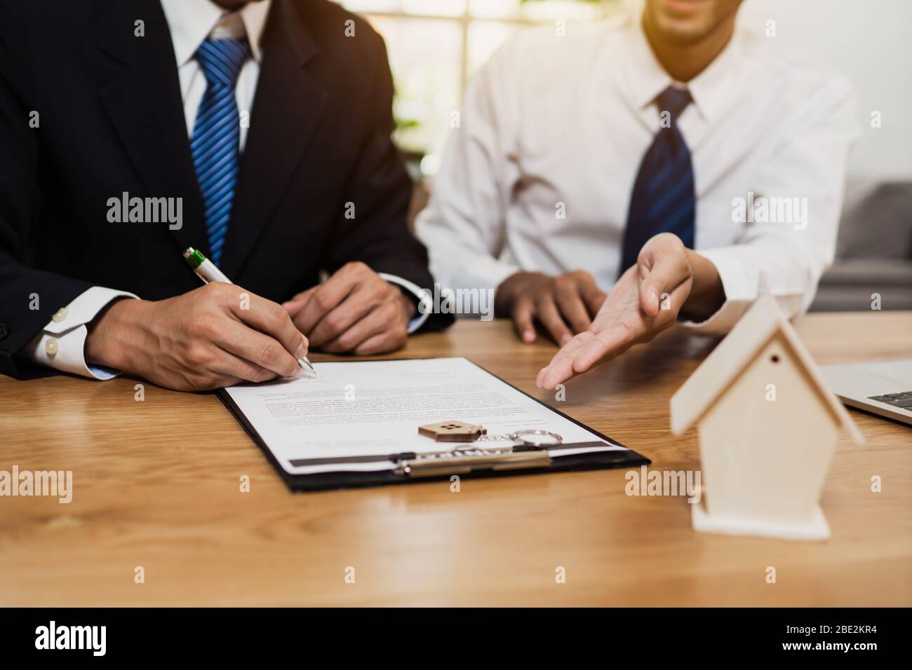 Office introduce hi-res stock photography and images - Alamy