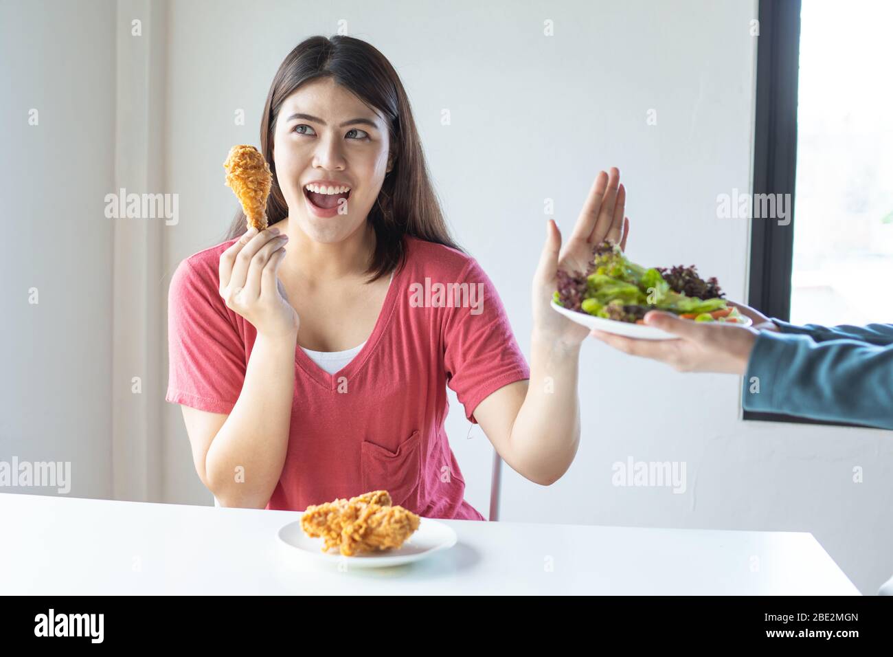 Chicken and fries hi-res stock photography and images - Alamy