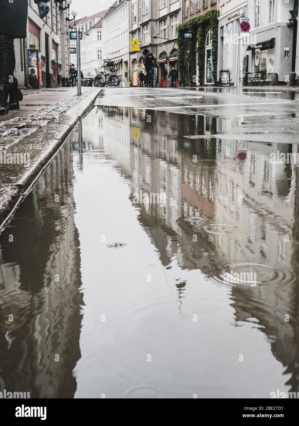 Puddle and Streets Stock Photo - Alamy
