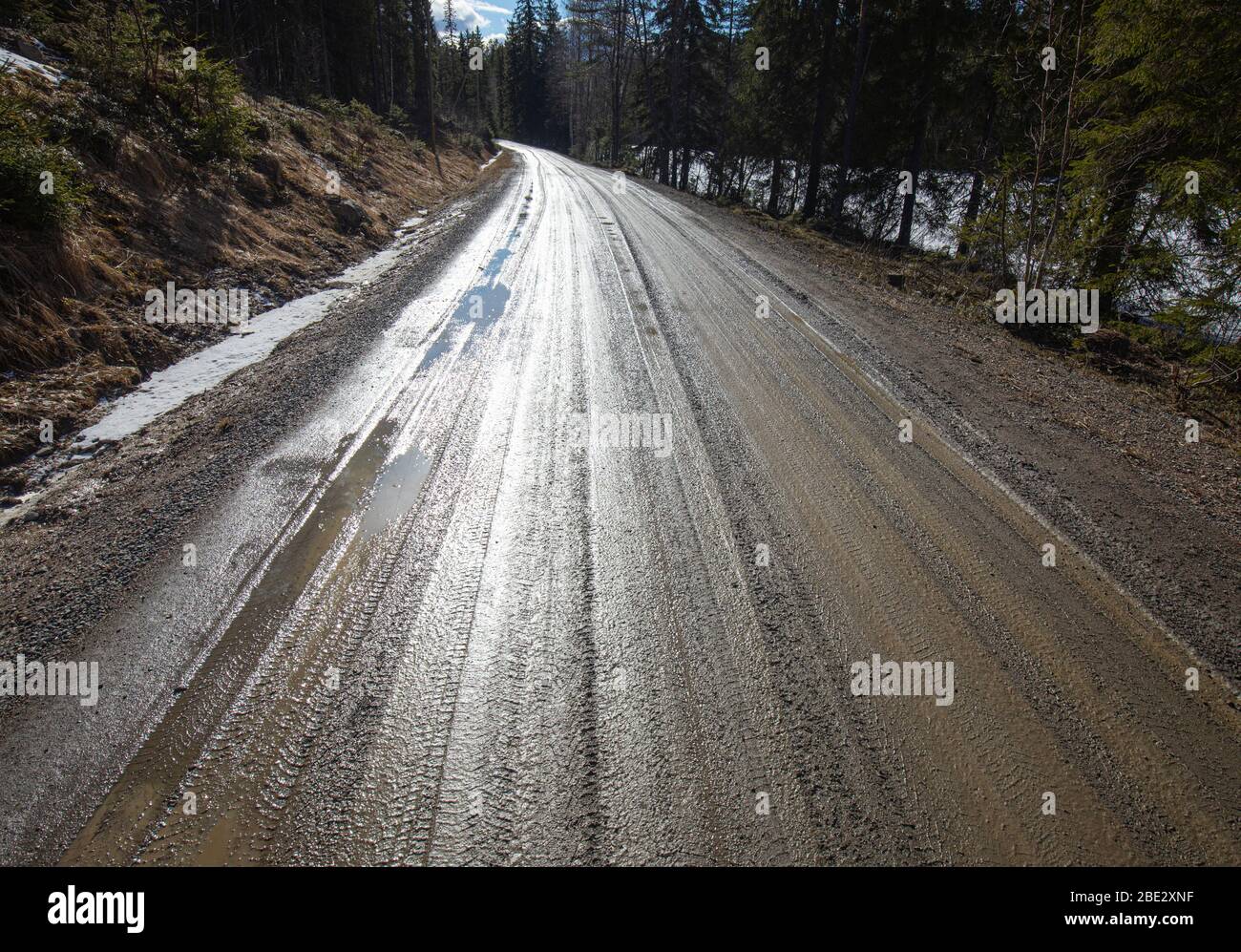 Muddy dirtroad hi-res stock photography and images - Alamy