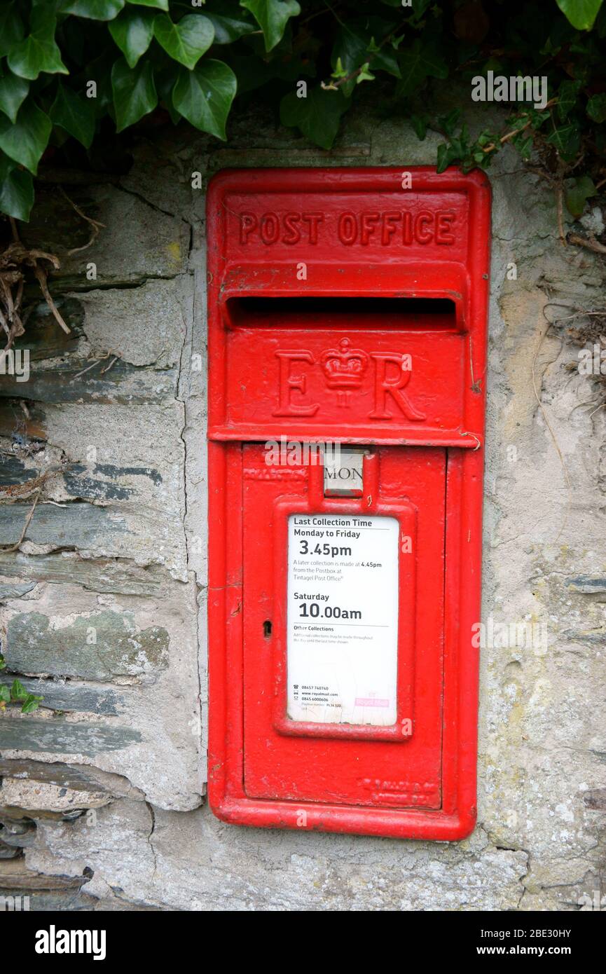 Royal Mail Post Box Stock Photo - Alamy