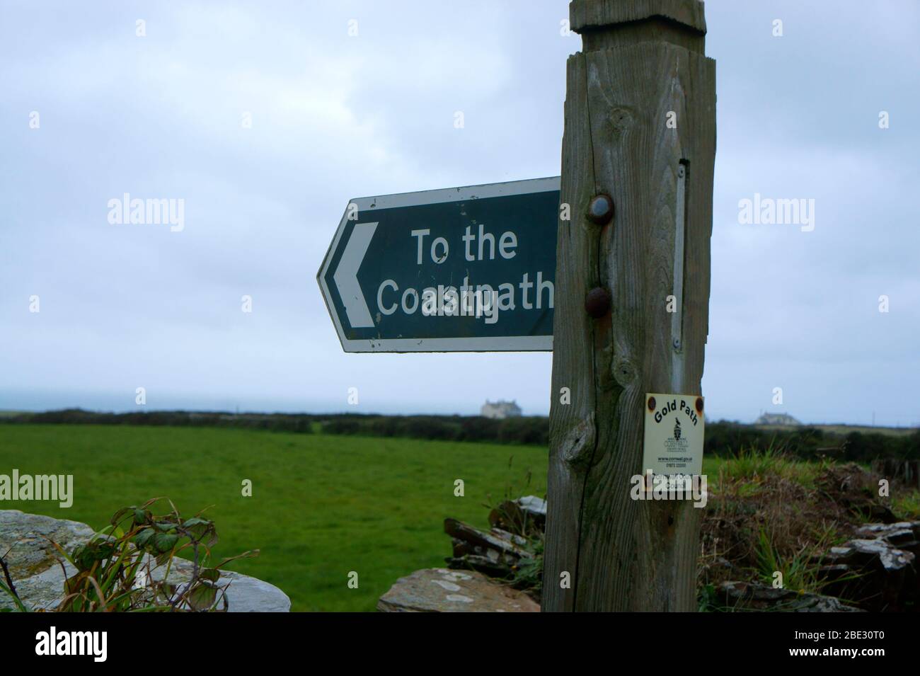 Coastpath Sign at Treknow, Tintagel, North Cornwall Stock Photo - Alamy