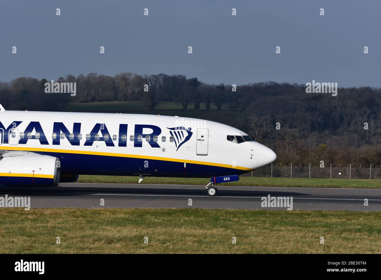 Ryanair front end hi-res stock photography and images - Alamy