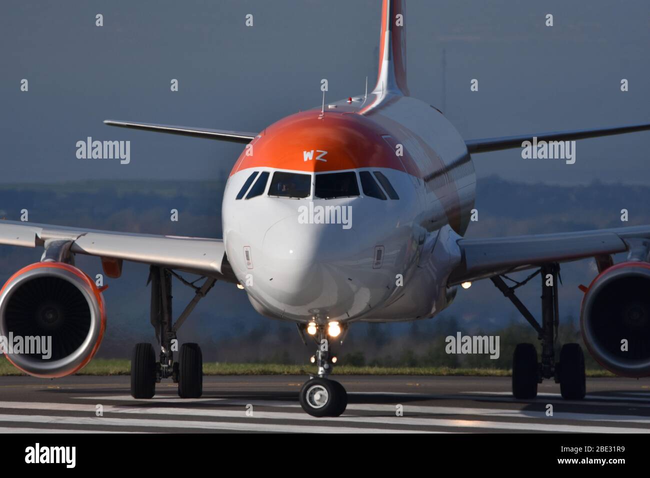 An Airbus A320-214(SL) (G-EZWZ) easyJet aeroplane at Bristol ...