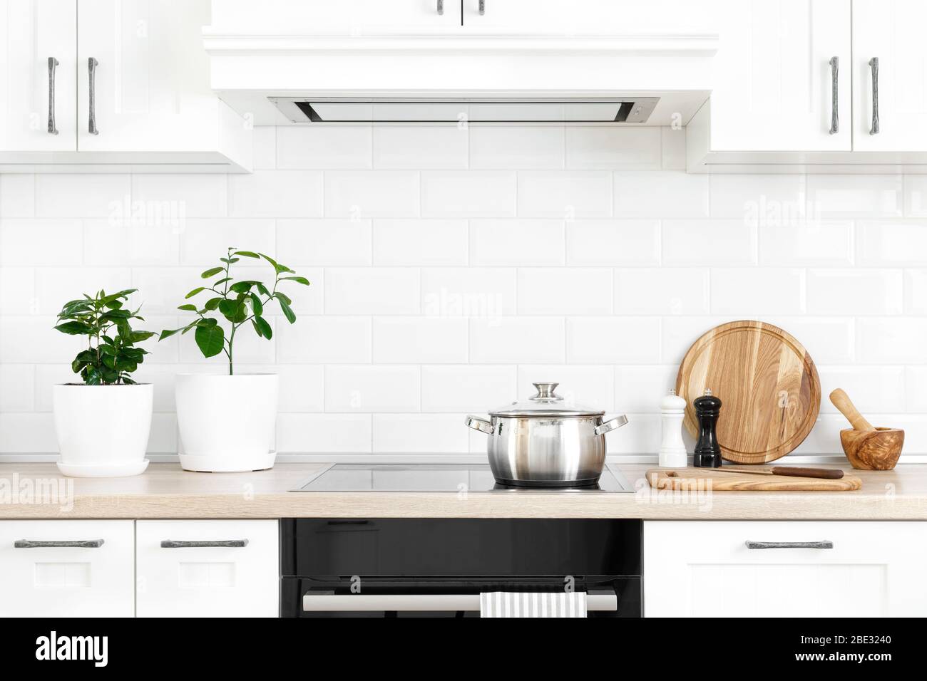 Stainless steel bench top benchtop hi-res stock photography and images ...