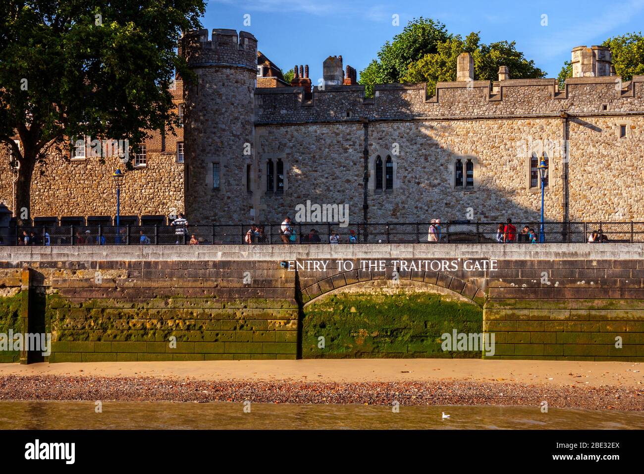 Traitors' Gate Entrance and Tower of London from the River Thames ...