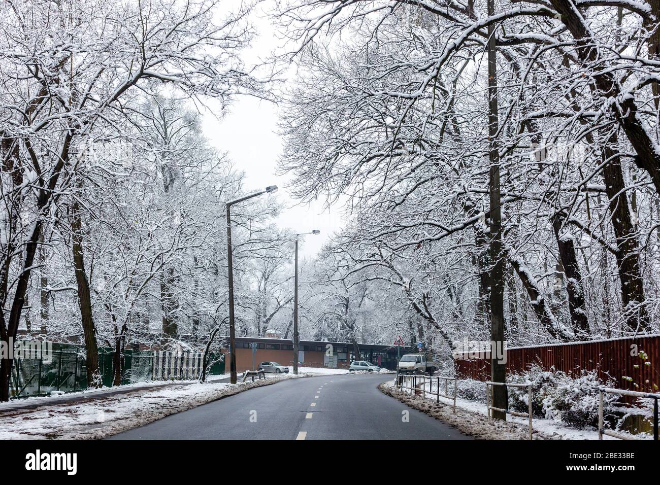 Street view winter hi-res stock photography and images - Alamy