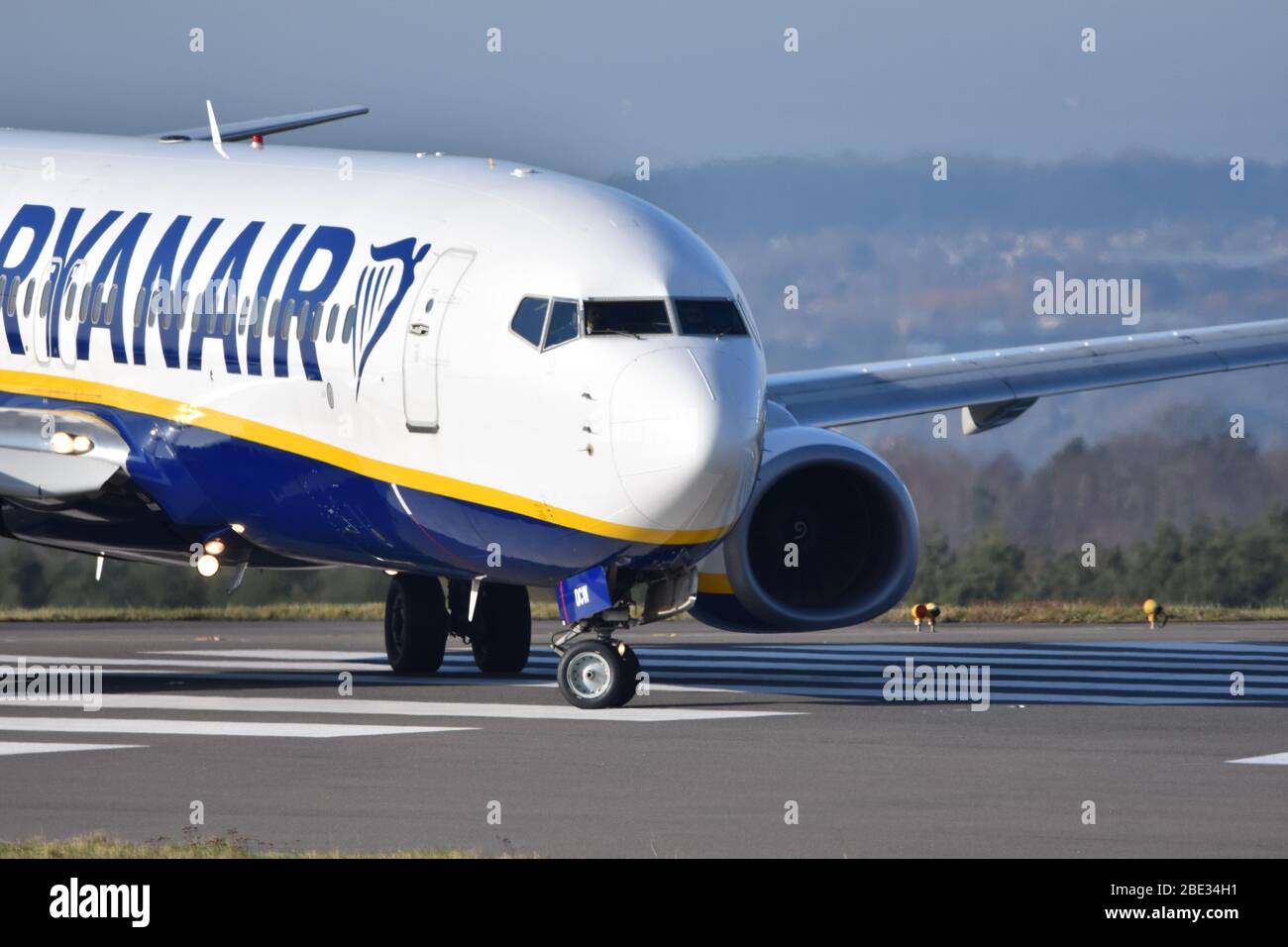 The front end / cockpit of a Boeing 737-8AS (EI-DCW) Ryanair aeroplane ...