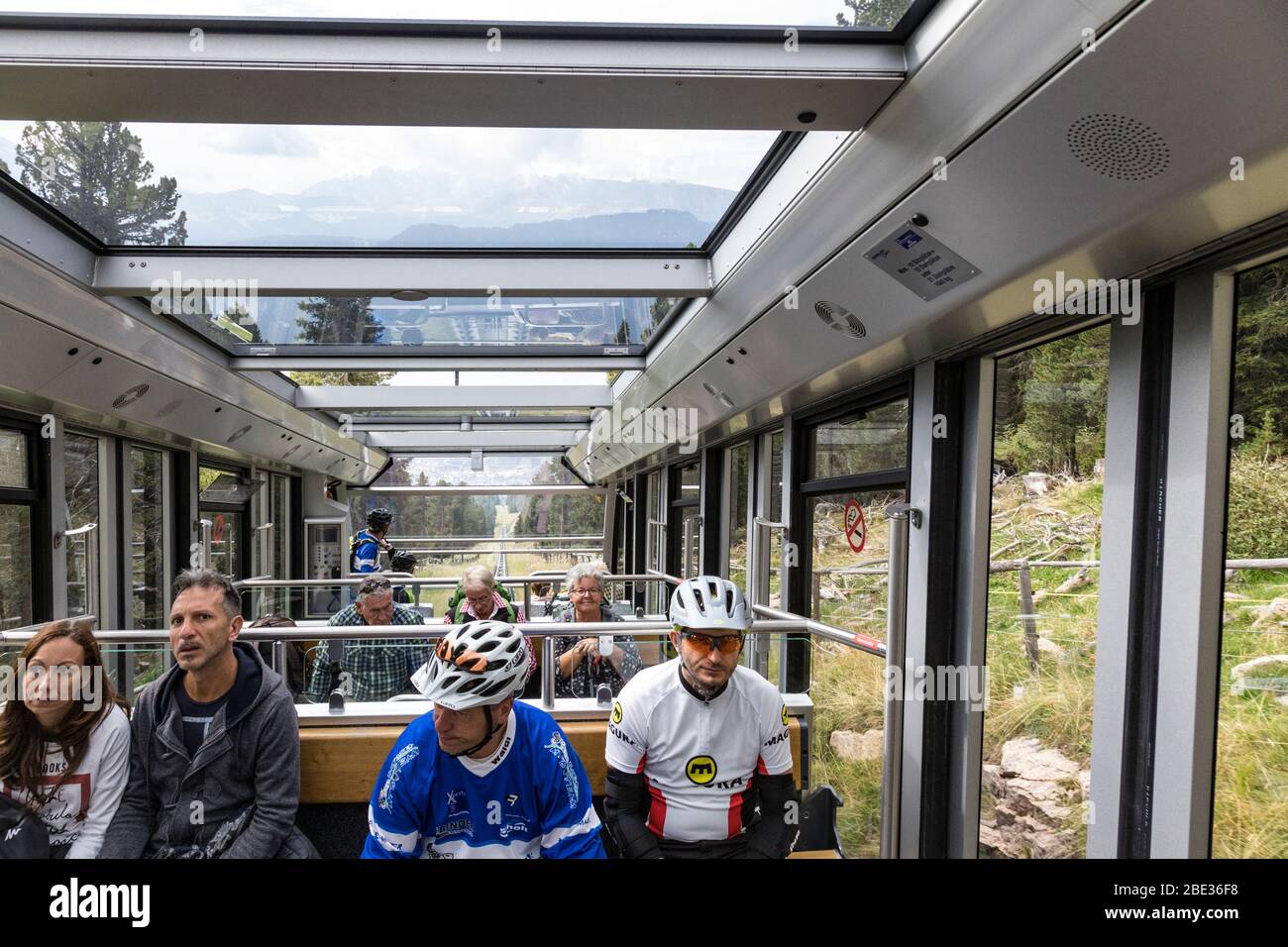 Passengers funicular hi-res stock photography and images - Alamy