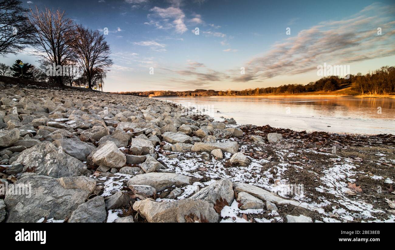 Blue marsh lake hi-res stock photography and images - Alamy