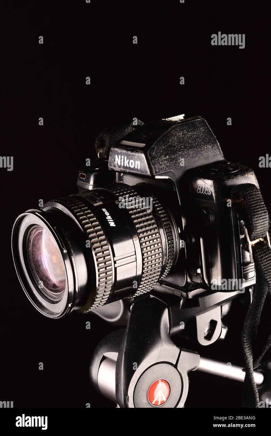 Nikon 8008s film camera on tripod Stock Photo - Alamy