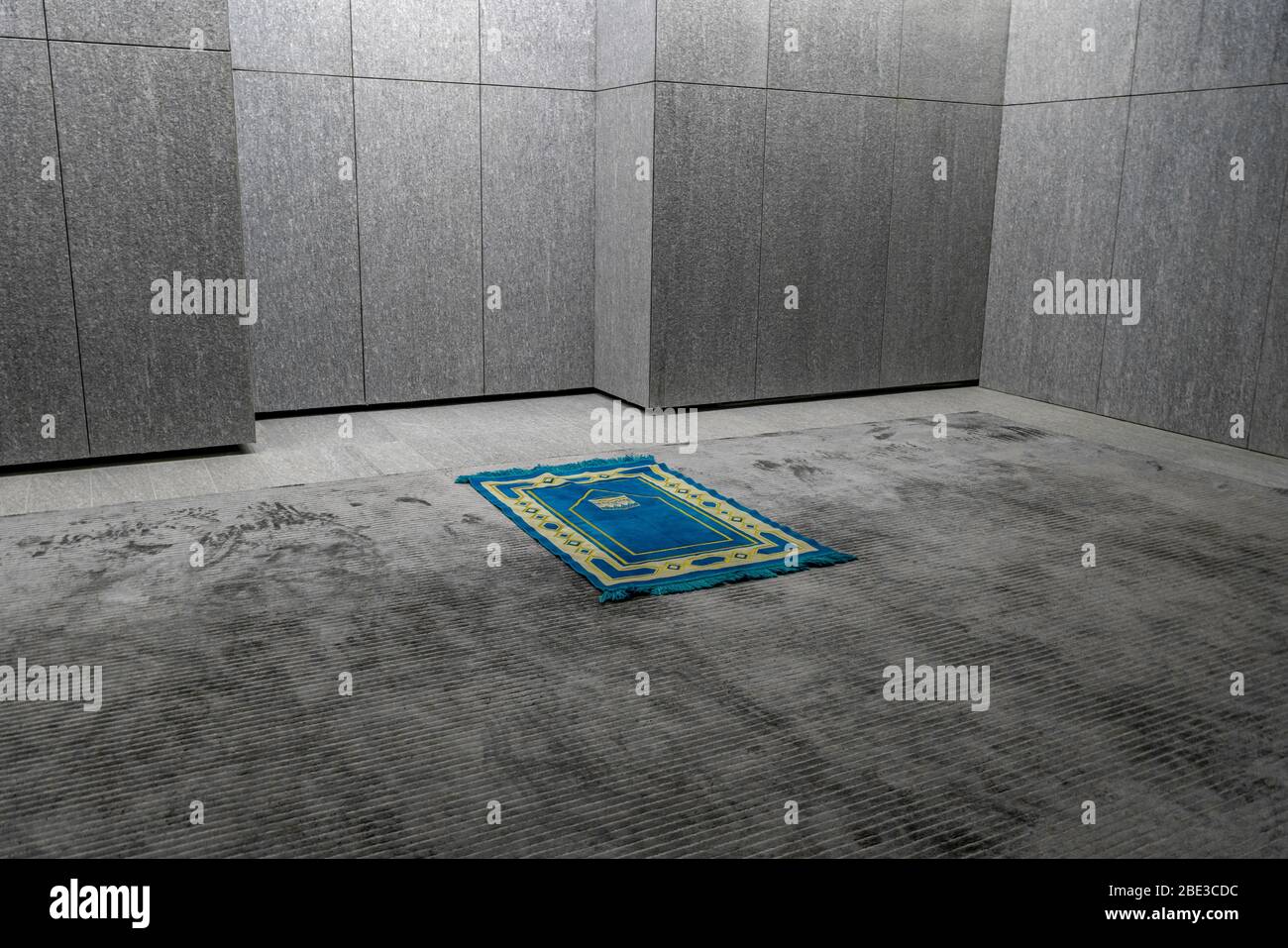 Elegant minimalist beautiful mosque interior design | Details and ...