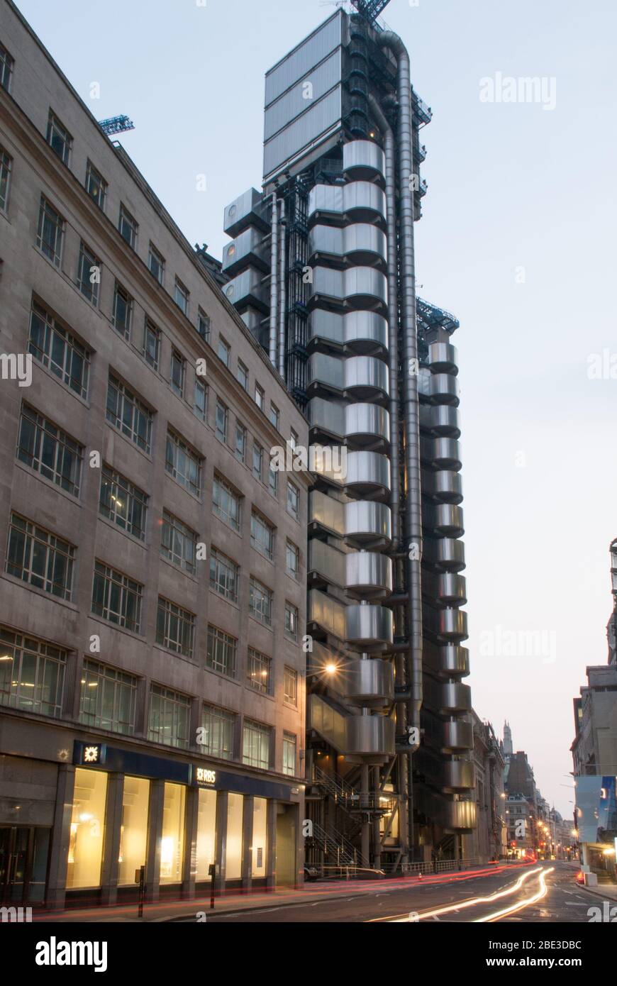 High Tech Architecture Steel Machine Lloyds Building Lloyds of London ...