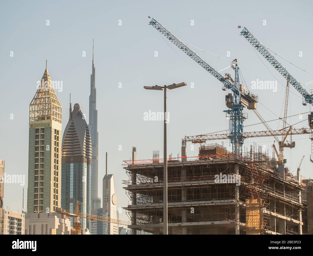 Dubai infrastructure building construction hi-res stock photography and ...