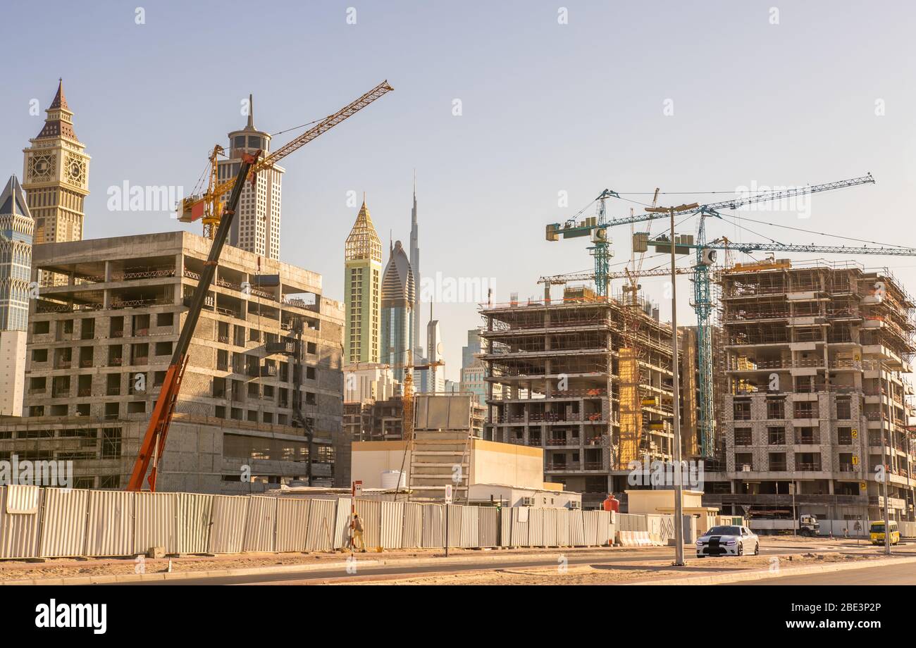Dubai infrastructure building construction hi-res stock photography and ...