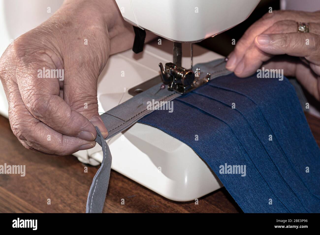 Respiratory machine hi-res stock photography and images - Alamy