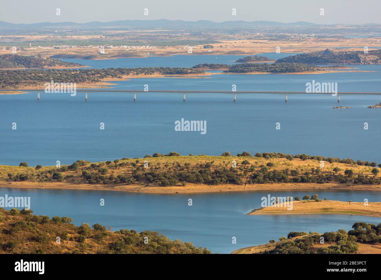 Barrage of alqueva hi-res stock photography and images - Alamy