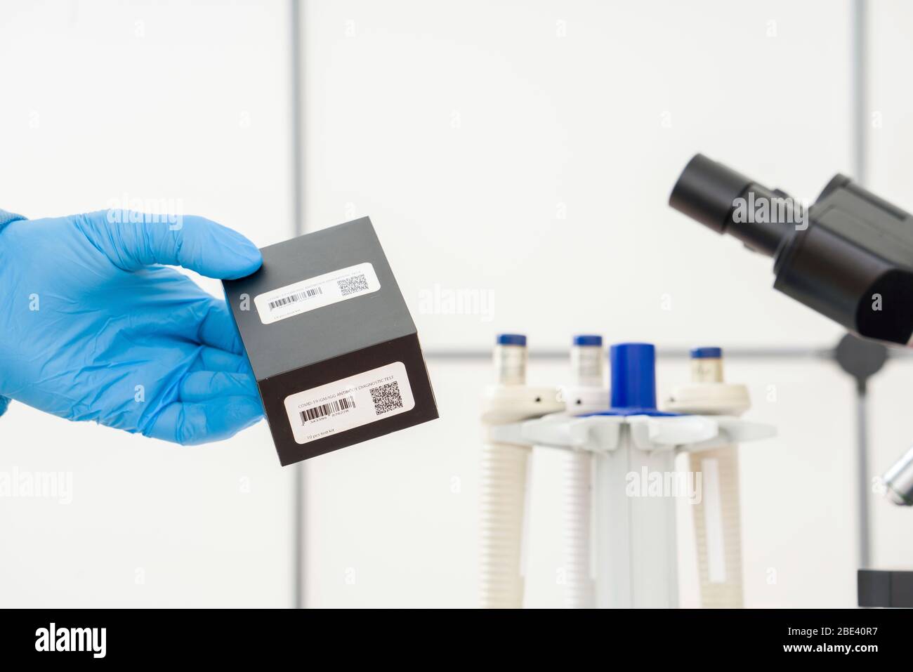 Antibody test hi-res stock photography and images - Alamy