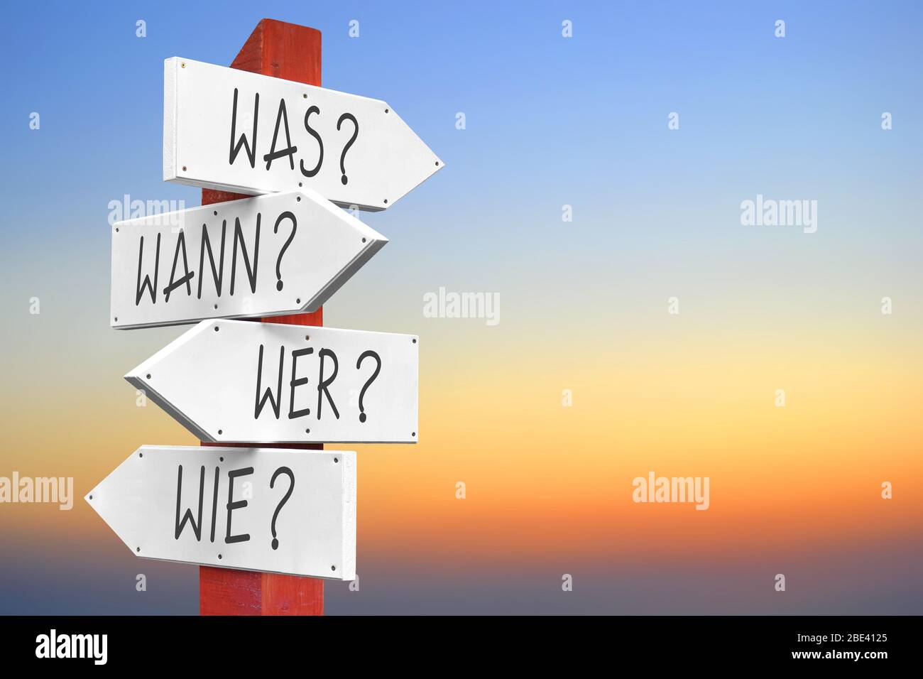 Was, wann, wer, wie - german concept Stock Photo - Alamy