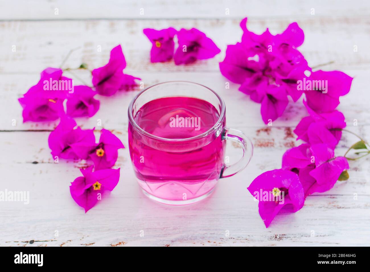 tea of Bougainvillea flowers or te bugambilia with honey and raw ...