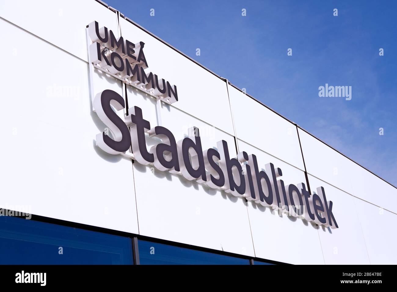 Public Library Sign High Resolution Stock Photography and Images - Alamy