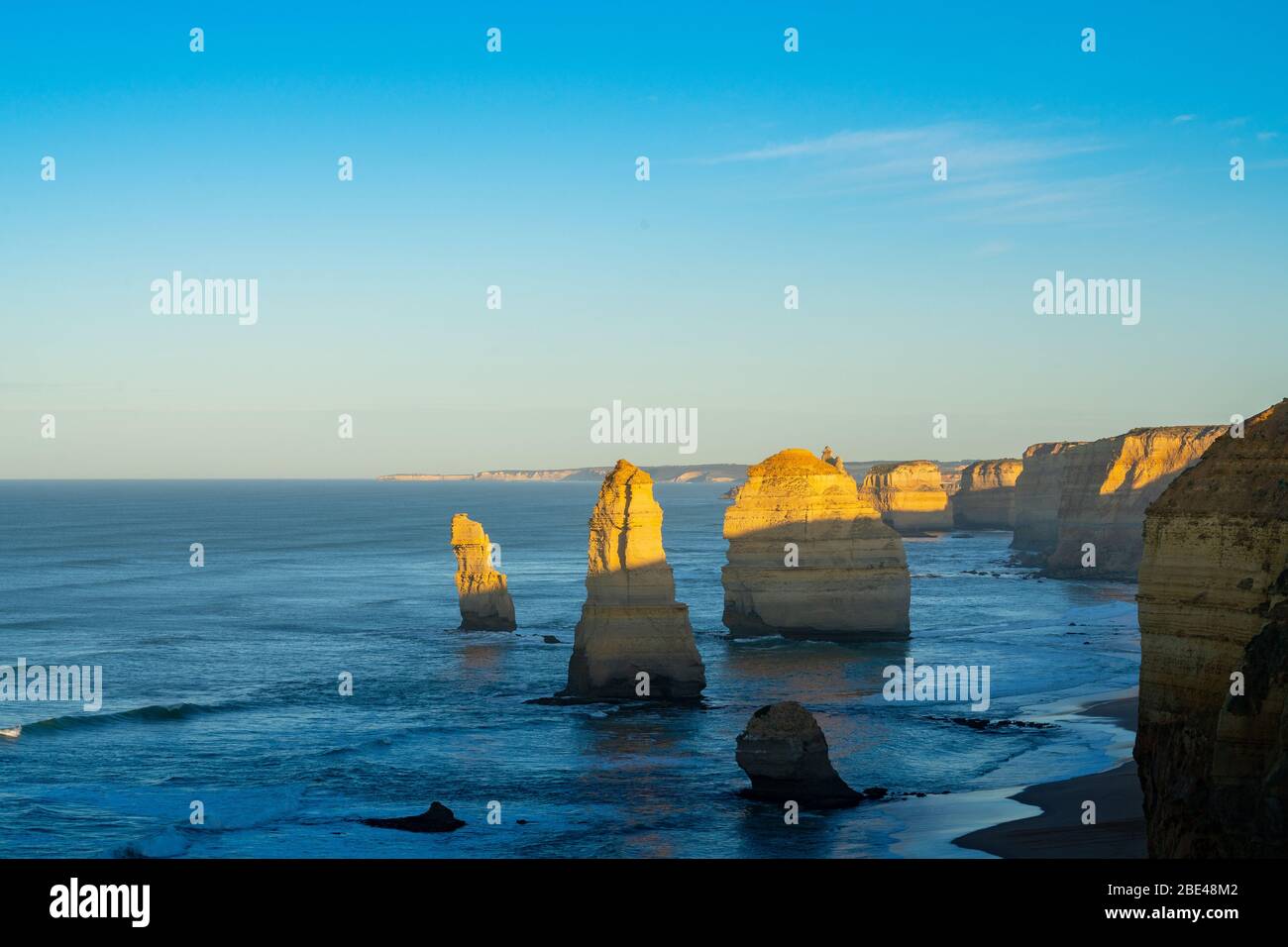 Twelve Apostles limestone pinnacles that are a major tourist attraction ...