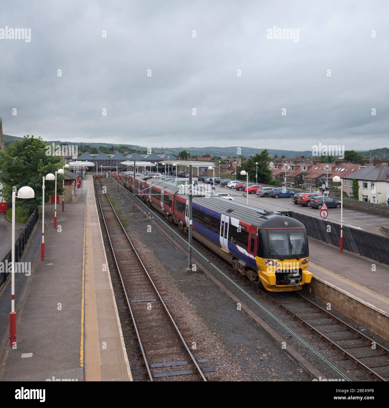 Class 333 passenger train hi-res stock photography and images - Alamy