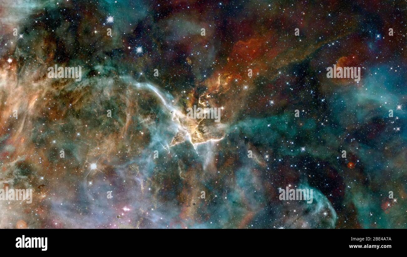 Extreme star cluster bursts into life in new Hubble image. Elements of ...