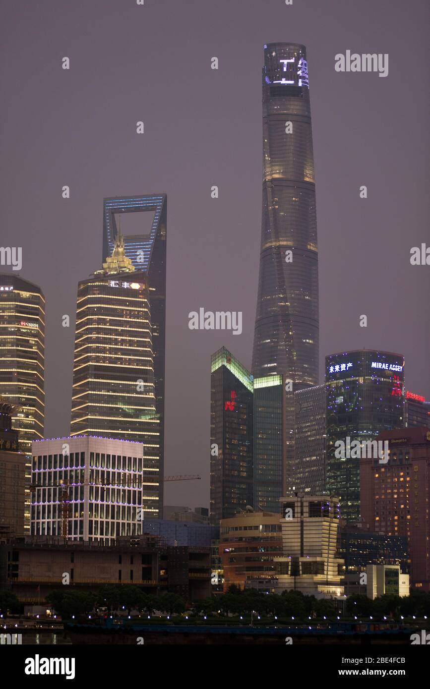Shanghai pudong shanghai tower hi-res stock photography and images - Alamy