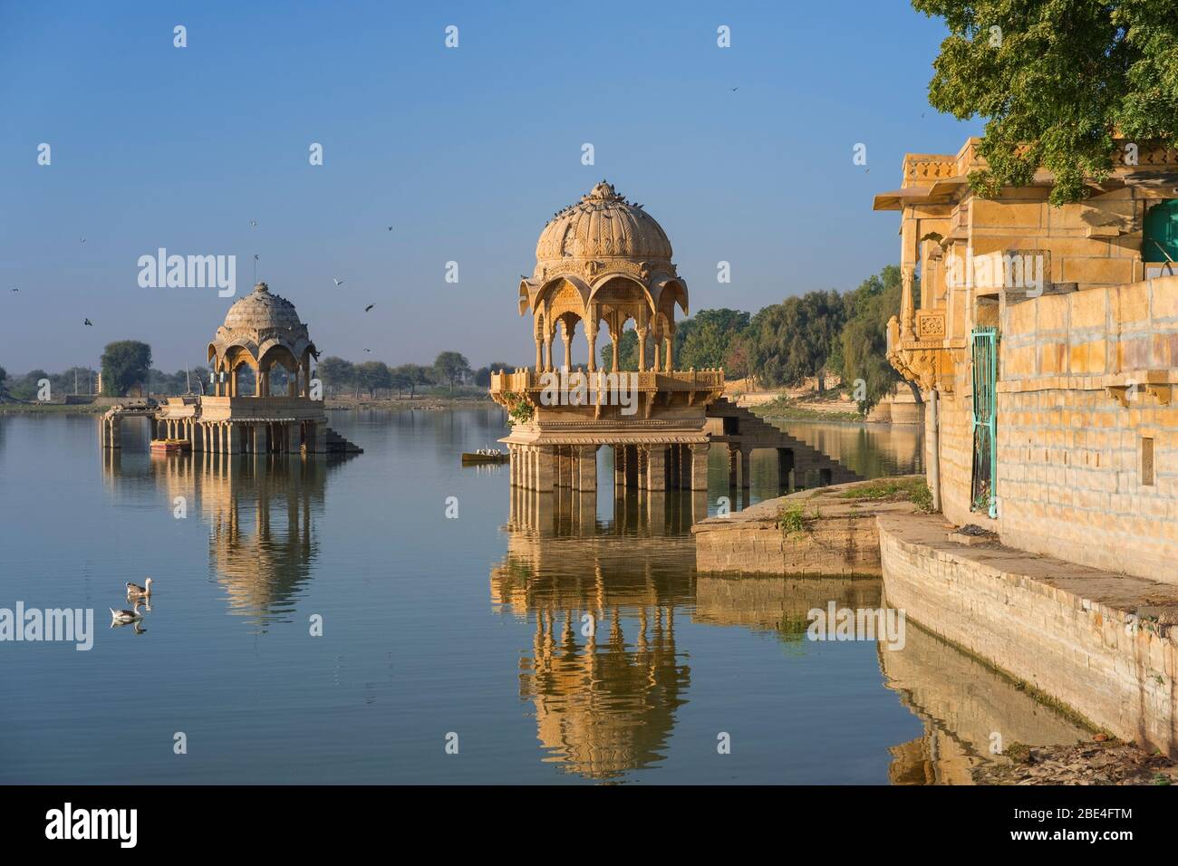 Gadisar Lake Jaisalmer Rajasthan India Stock Photo - Alamy