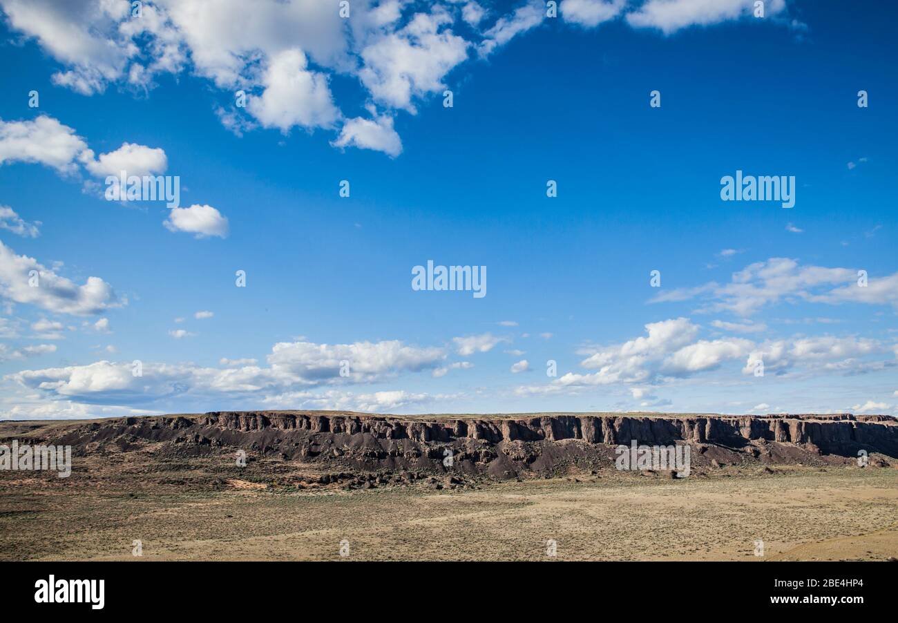 A craggy cliff band of basalt rock in Frenchmans Coulee, Washington ...
