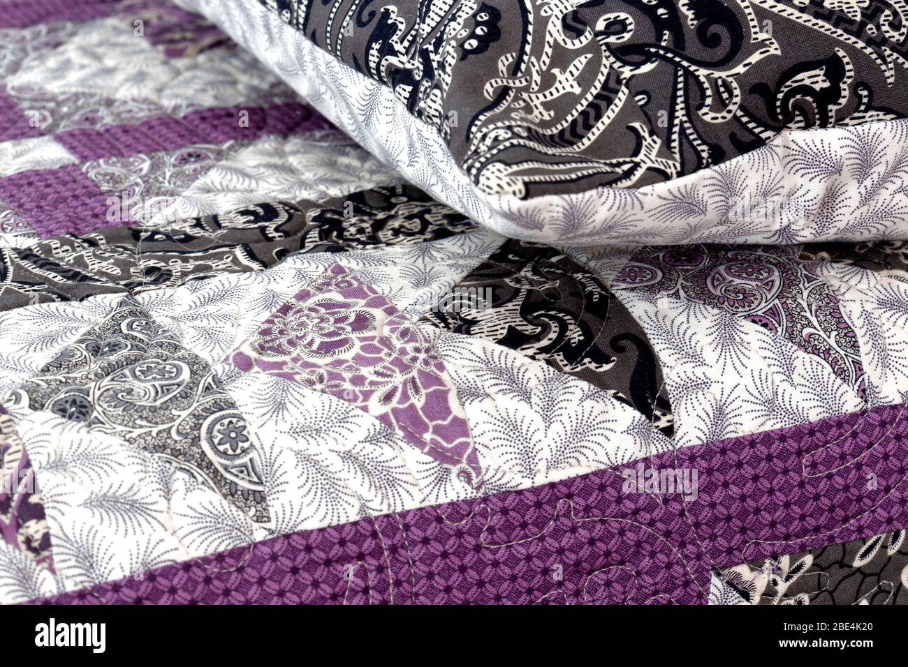Purple quilted texture hi-res stock photography and images - Alamy