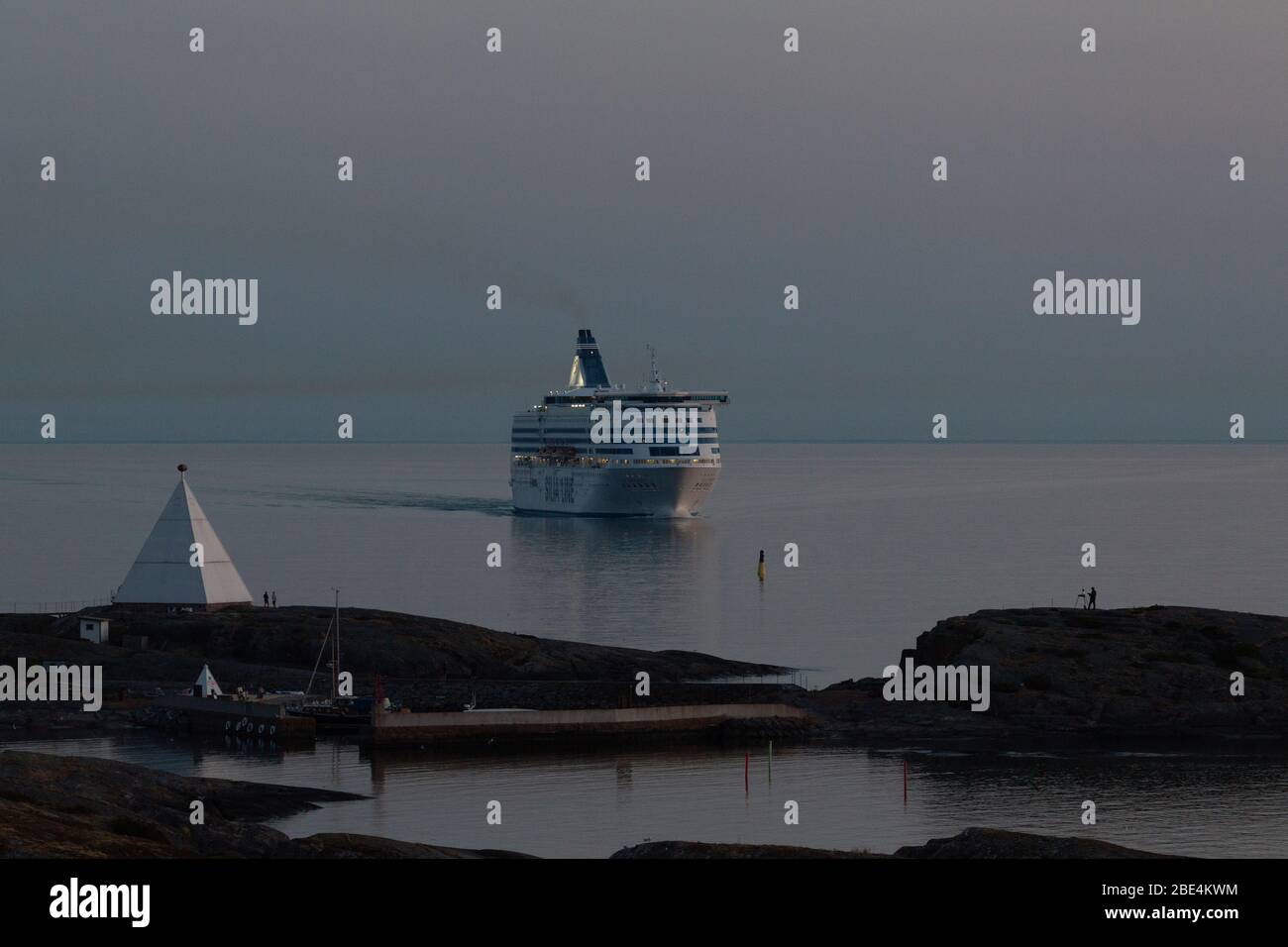 The huge Silja Line cruise ferry Silja Symphony arrives Mariehamn Stock ...