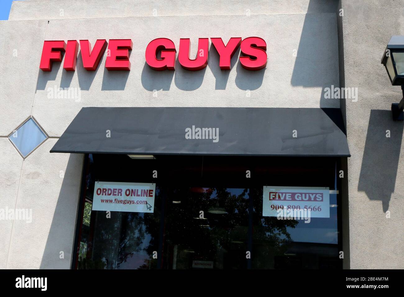 Five guys signage hi-res stock photography and images - Alamy