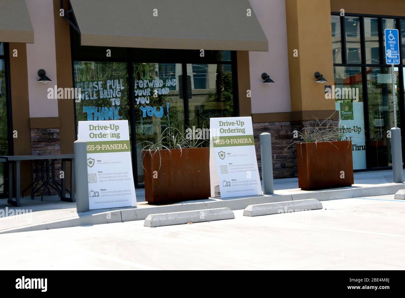 Panera bread resturant front signage hi-res stock photography and ...