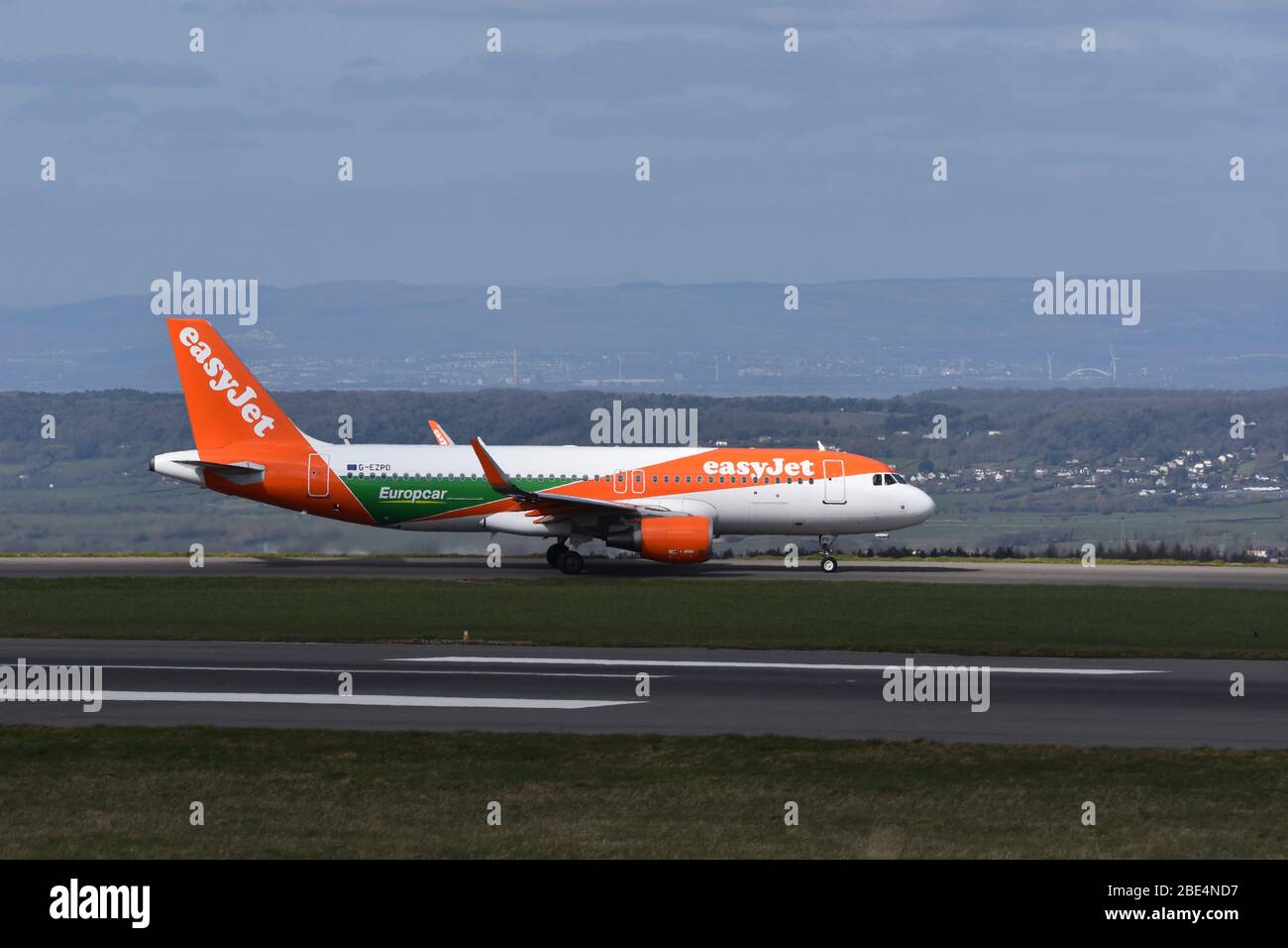 An easyJet AIRBUS A320-200 aeroplane on the ground at Lulsgate, Bristol ...