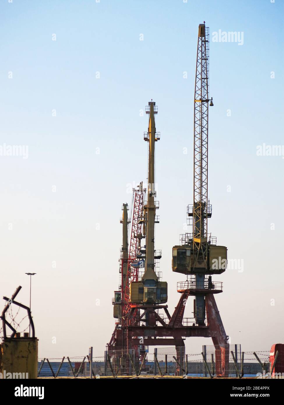 Types of cranes hi-res stock photography and images - Alamy