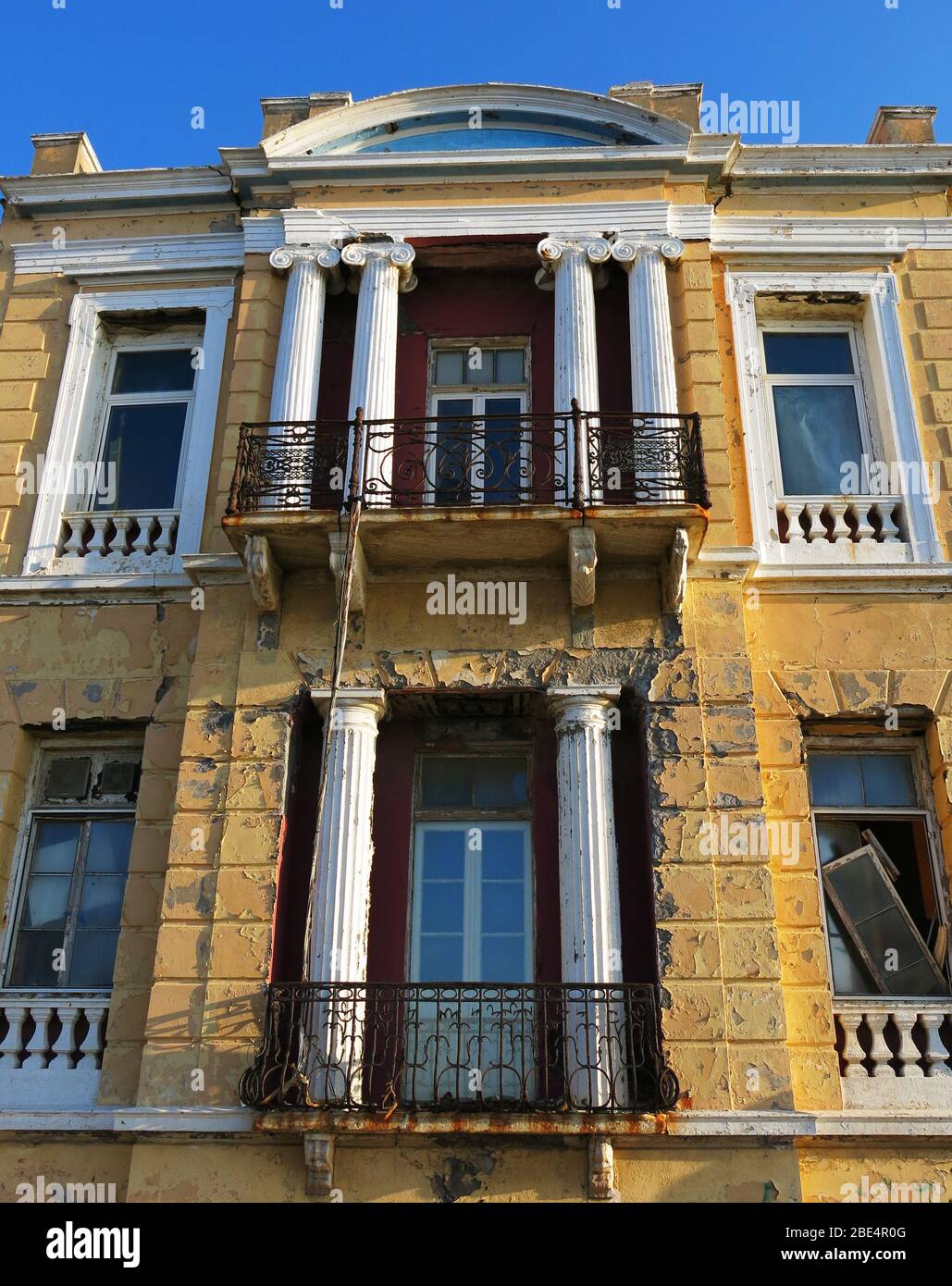 Neoclassical element hi-res stock photography and images - Alamy