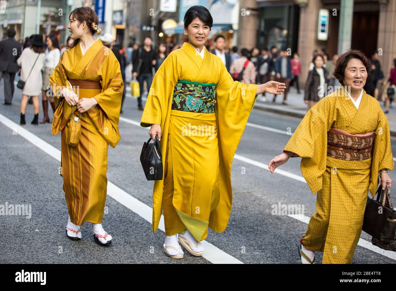 People in the streets of tokyo,japan,tokyo busy street,tokyo street ...