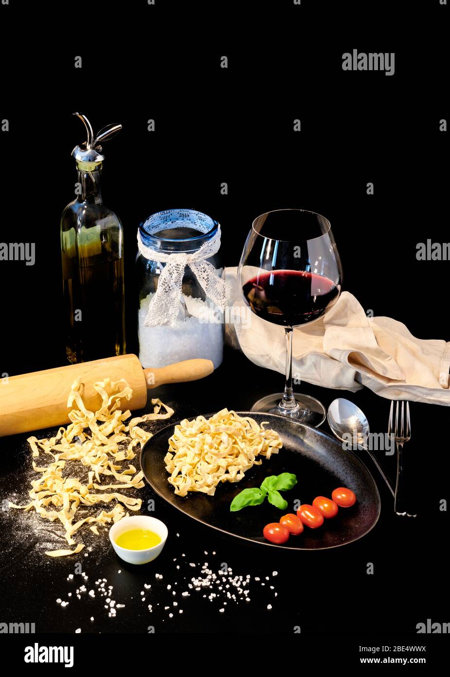 Italian food red wine pasta hi-res stock photography and images - Alamy