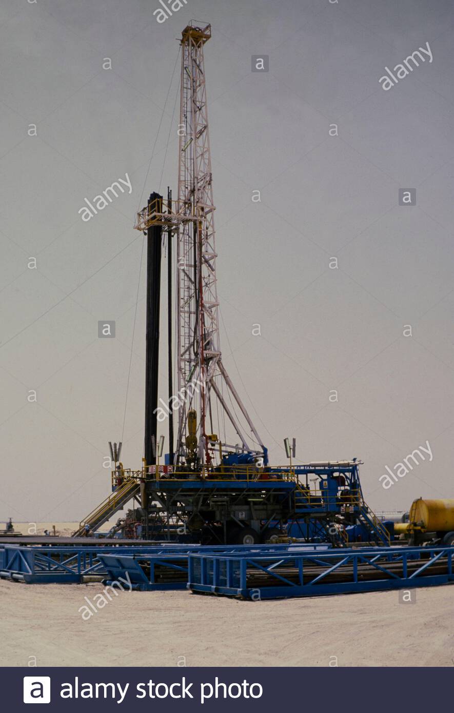 Saudi Arabia Oil Rig High Resolution Stock Photography and Images - Alamy