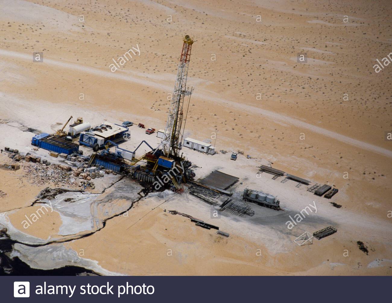 Saudi Arabia Oil Rig High Resolution Stock Photography and Images - Alamy