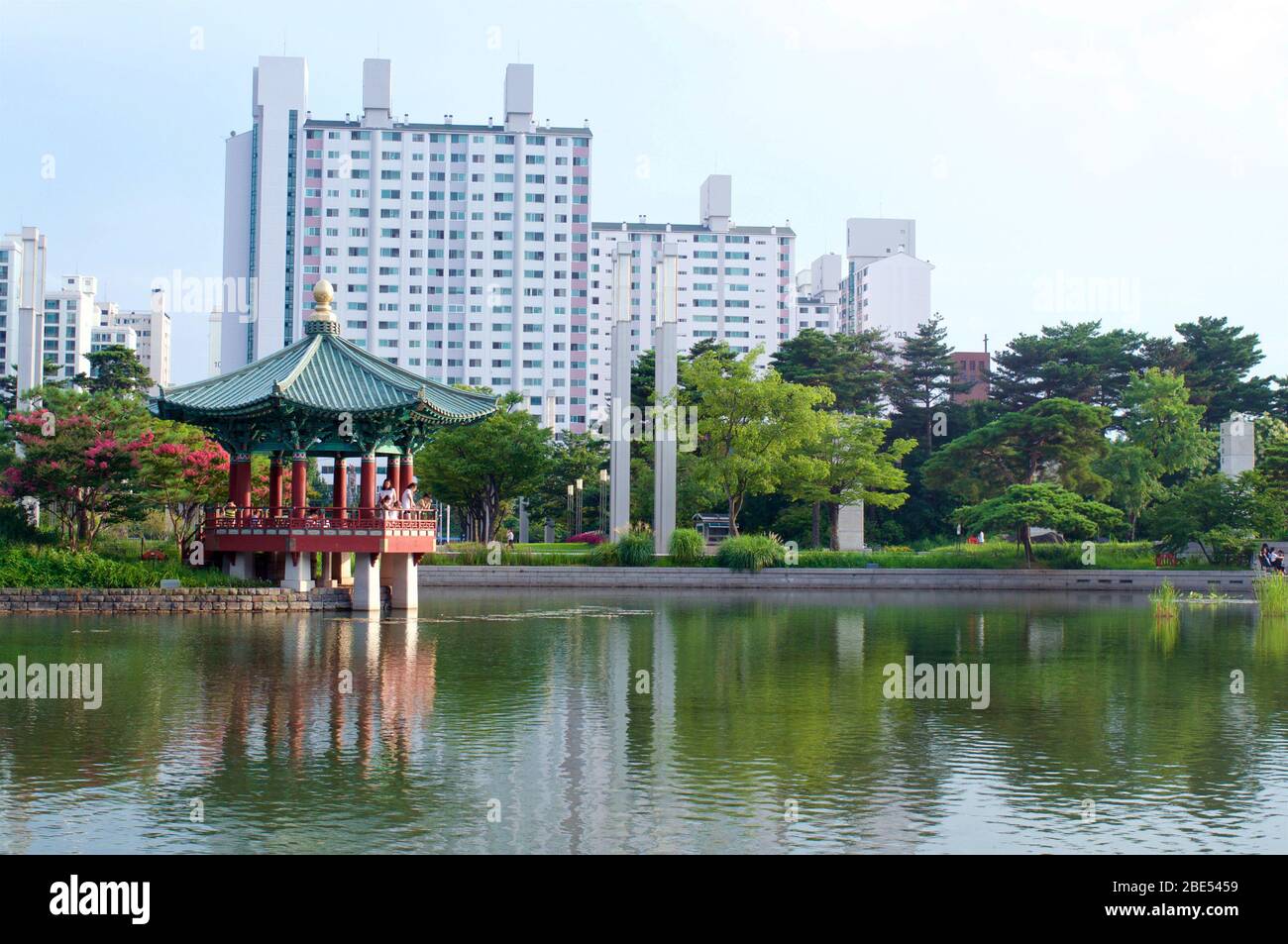 South korea parks hi-res stock photography and images - Alamy